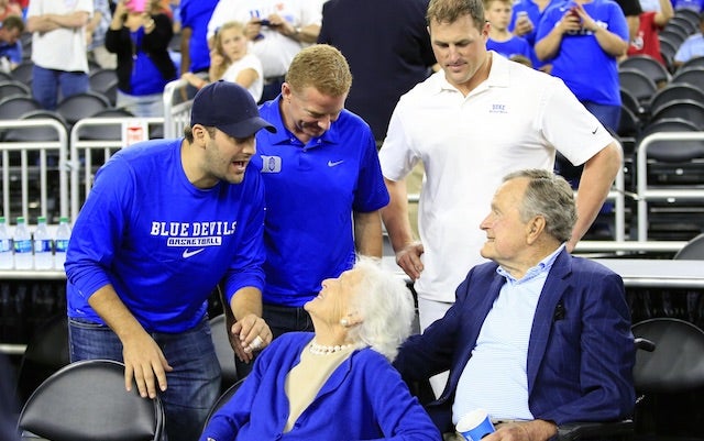 LOOK: George H. W. Bush behind Duke's bench at the Elite Eight ...