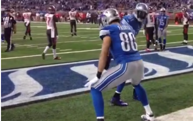 WATCH: Lions TE Joseph Fauria goes full twerk after scoring TD ...