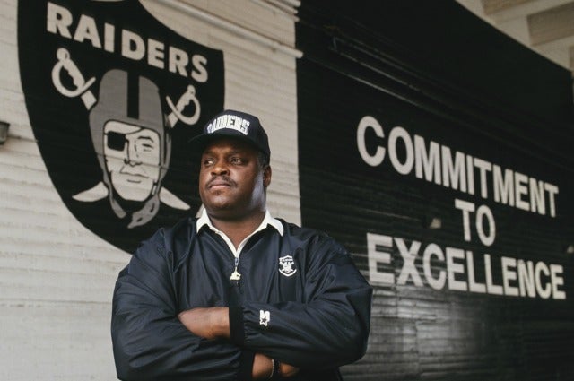 Remember When: Art Shell, Al Davis make history with Raiders ...