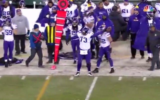 WATCH: Sharrif Floyd channels inner Randy Watson on this amazing catch ...