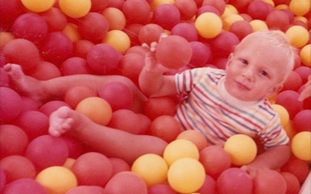LOOK: 3-year old Gronk having the time of his life in a ball pit ...