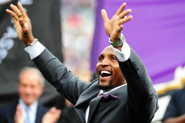 Ravens induct Ray Lewis into the team's Ring of Honor - CBSSports.com