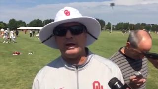Stoops updates Sooners following first full w