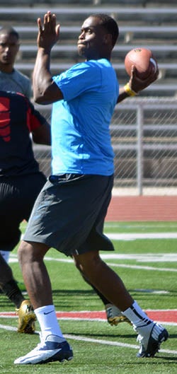 West Virginia's Geno Smith putting in hard work during the offseason ...