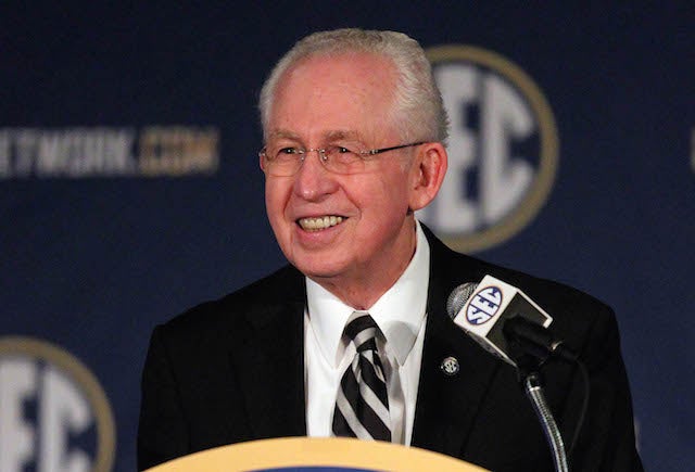 SEC creates five-person committee to find Mike Slive's replacement ...