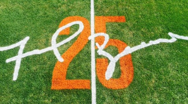 LOOK: Frank Beamer's signature added to field for final home game ...