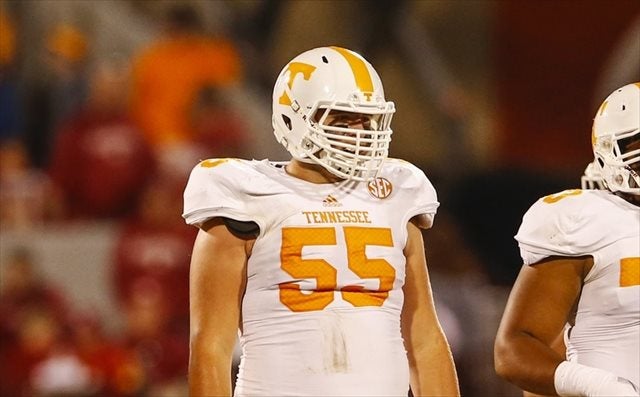 Tennessee OT Coleman Thomas facing felony theft charge, suspended ...