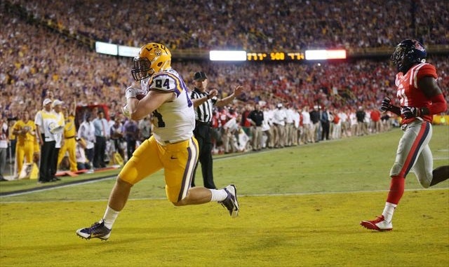 LSU TE says he's received death threats after pantsing Tide LB ...
