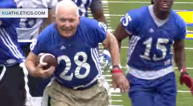 WATCH: 89-year old Bryan Sperry scores in Kansas alumni game ...