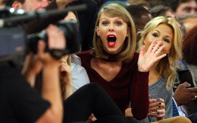 LOOK: Taylor Swift gives Buckeyes a shout-out during concert ...