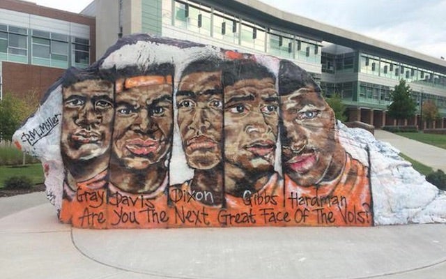 LOOK: Tennessee using its rock as a recruiting tool - CBSSports.com