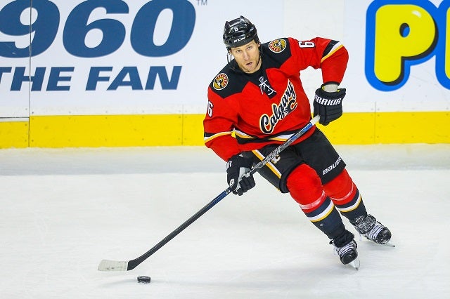 Dennis Wideman, NHLPA appeal 20-game suspension for hitting linesman ...