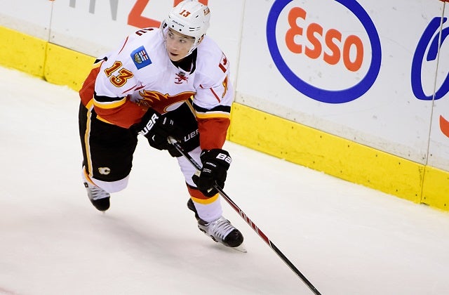 Watch Johnny Gaudreau's puck skills baffle Sens' Mark Borowiecki ...