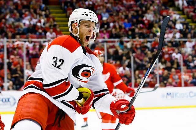 Kings acquire Kris Versteeg from Hurricanes for pick, prospect ...