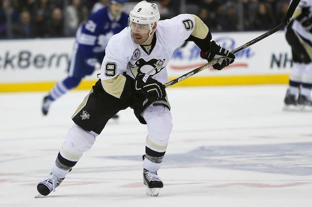 Penguins' Pascal Dupuis cleared for contact, takes big step in return ...