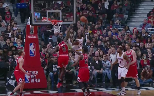 WATCH: LeBron throws down monster dunk in loss to Bulls - CBSSports.com