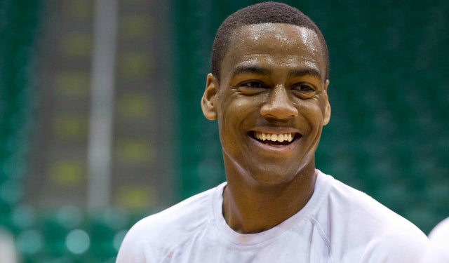 WATCH: Jazz's Alec Burks' monstrous dunk over Suns' Jon Leuer ...