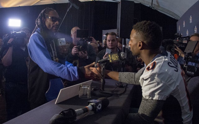 WATCH: Snoop Dogg is at Super Bowl 2016 asking the important questions ...