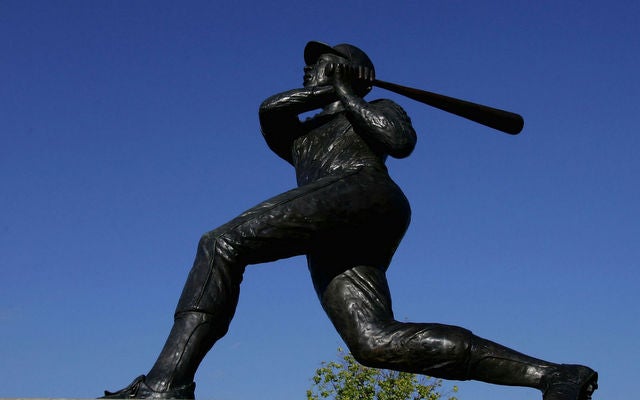 Braves planning a new Hank Aaron statue at SunTrust Park - CBSSports.com