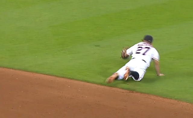 WATCH: Jose Altuve makes terrific play, helps Astros regain 1st place ...