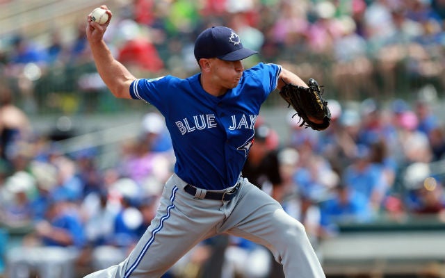 LOOK: Ambidextrous pitcher Pat Venditte returns, breaks lineup card ...