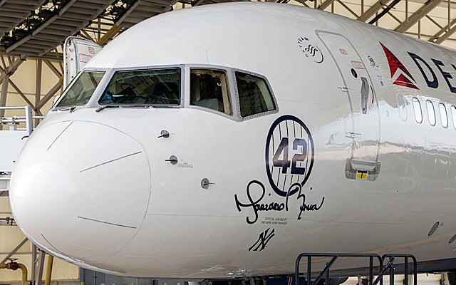 PHOTOS: Delta 757 dedicated to Mariano Rivera - CBSSports.com