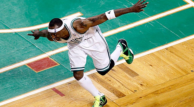 Glad to see Terry doing this again in the playoffs. : r/nba