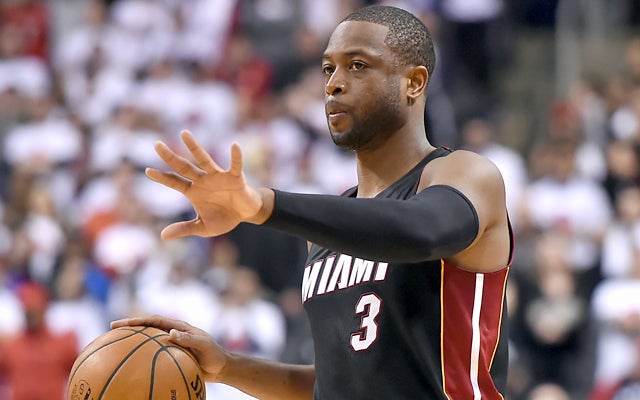 Dwyane Wade thinks he bruised his knee, and that could be issue for ...